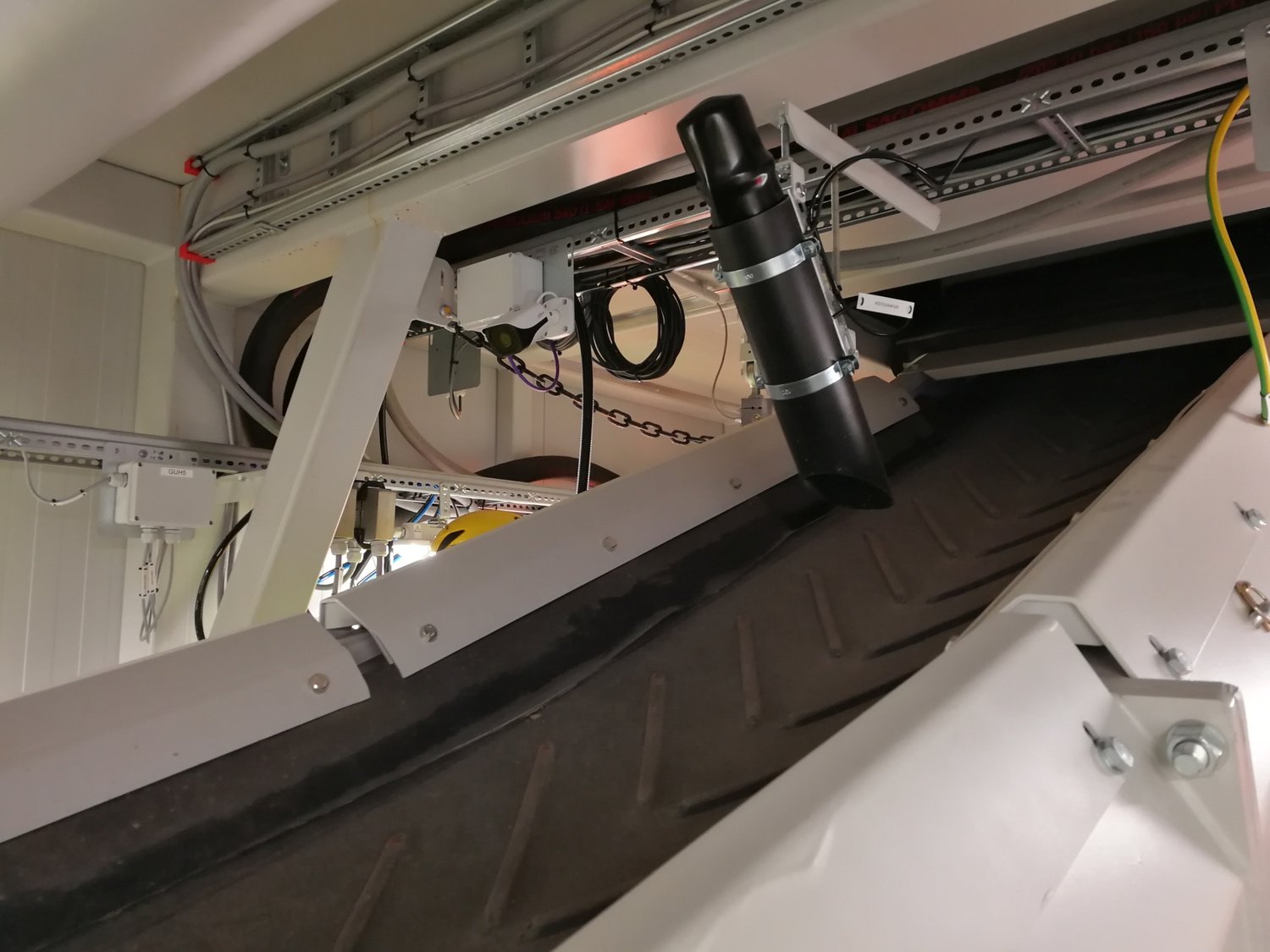 Aggregate moisture probes / measuring