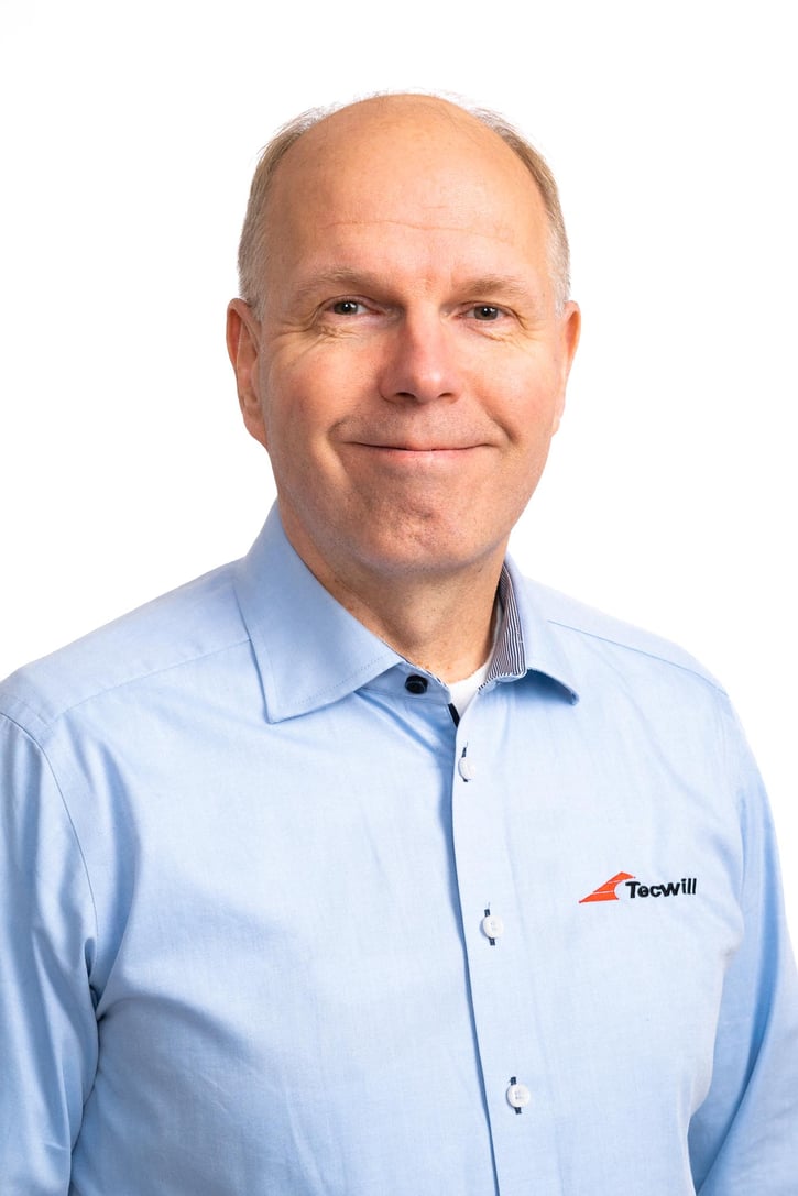 How to measure aggregate moisture in a concrete mixing plant?