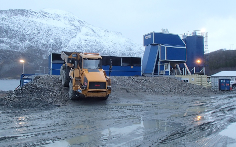 Tecwill supplied a super mobile COBRA C80 concrete plant for a hydro ...